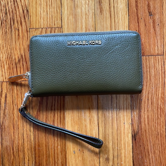 MICHAEL Michael Kors | Bags | Michael Kors Hunter Green Wallet | Poshmark